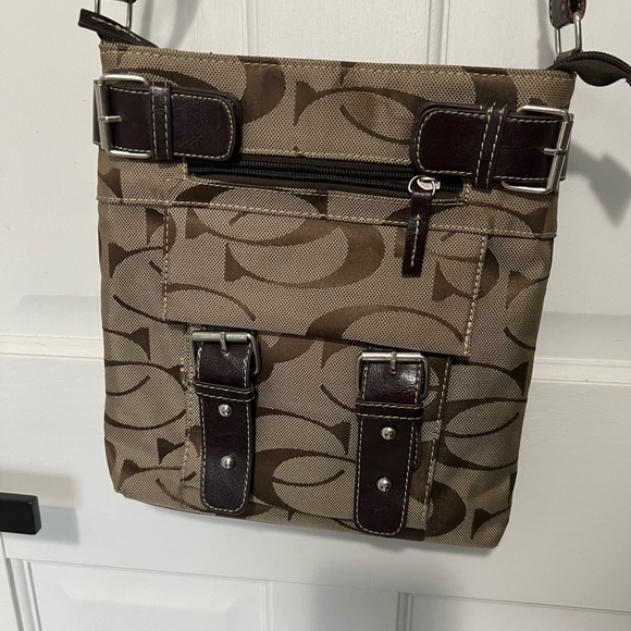 Coach | Bags | Vintage Coach Logo Signature Crossbody Penelope ...